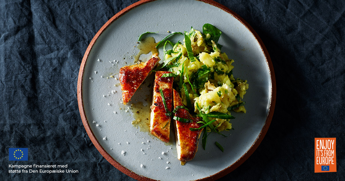 Kartofler i spinat og gedeost med glaseret kotelet og fennikelsalat ... Kartofler i spinat og gedeost med glaseret kotelet og fennikelsalat ...